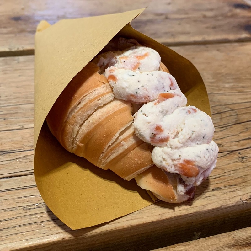 Il Cornetto salato con Salmone affumicato, Ricotta e Aneto - Cosaporto